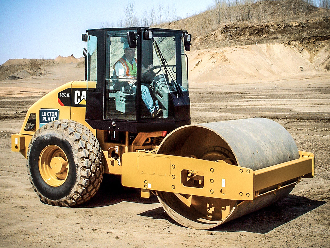 Cat CP533E - Luxton Plant Earthmoving Rental